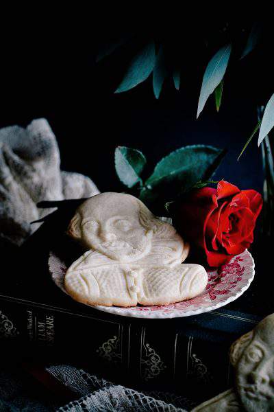 Shakespeare Sugar Cookies | Celebrate Creativity
